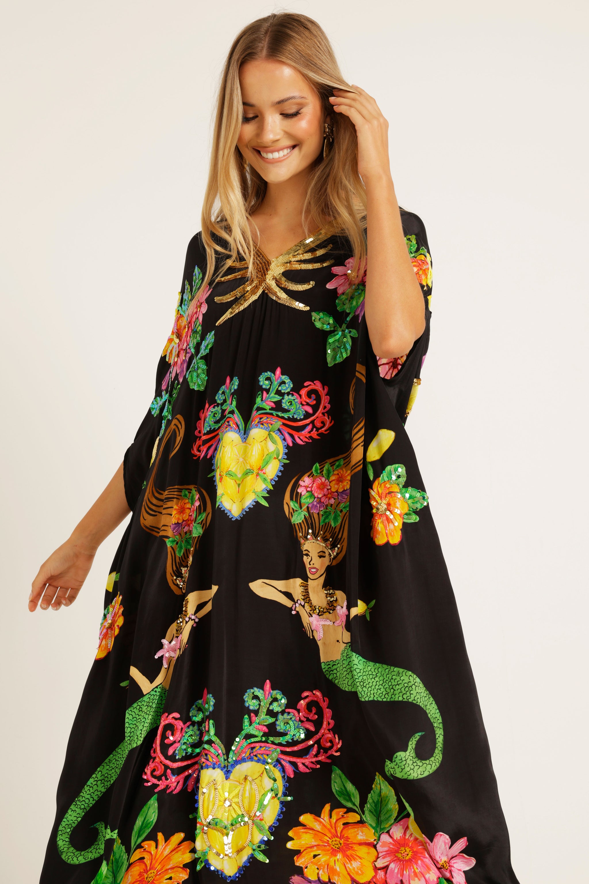 The La Sirena Capelet (Black)